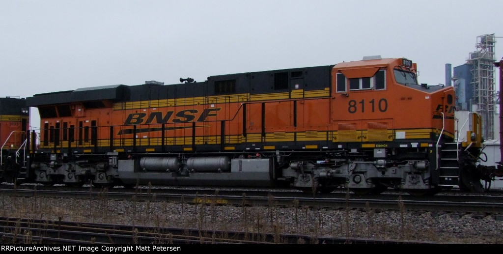 BNSF 8110